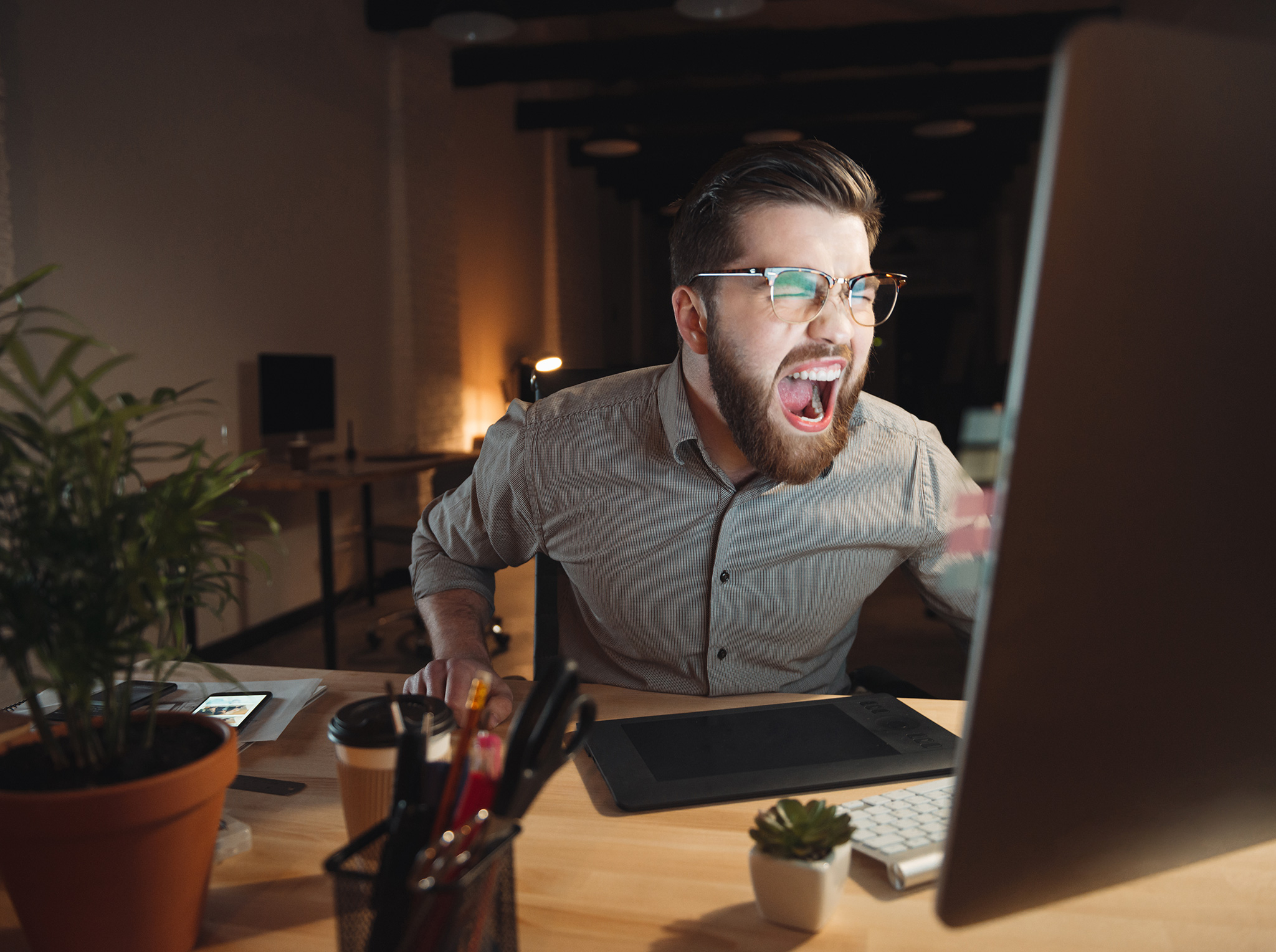 Désagréables, devant et derrière l’écran | Protégez-Vous.ca
