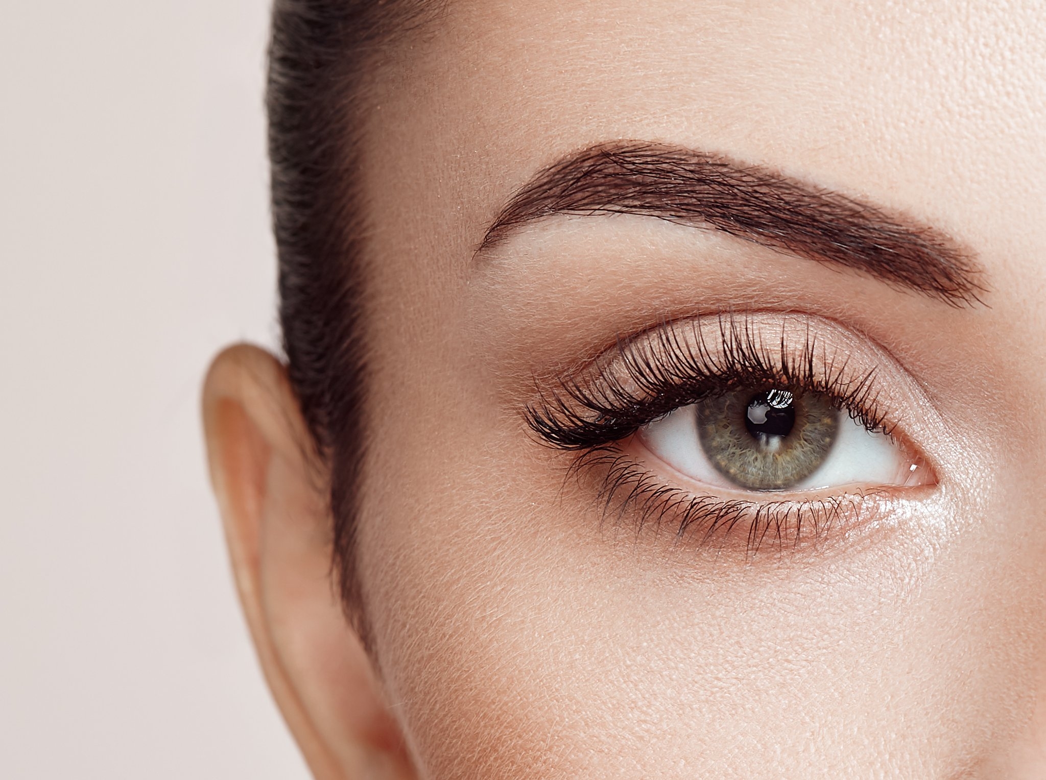 La pose de faux cils présente plusieurs dangers | Protégez-Vous.ca