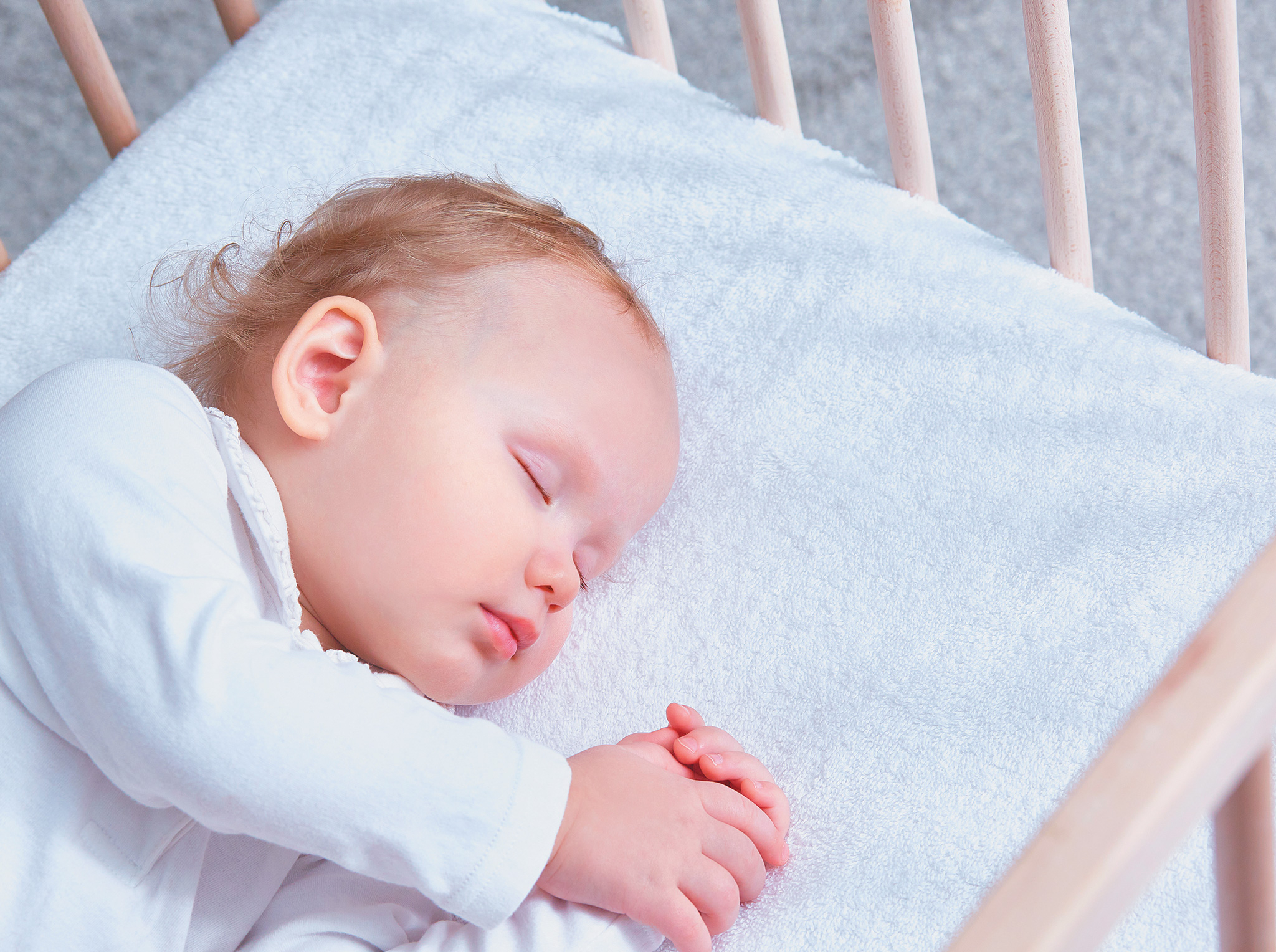 Quoi vérifier avant d’acheter un lit de bébé usagé | Protégez-Vous.ca