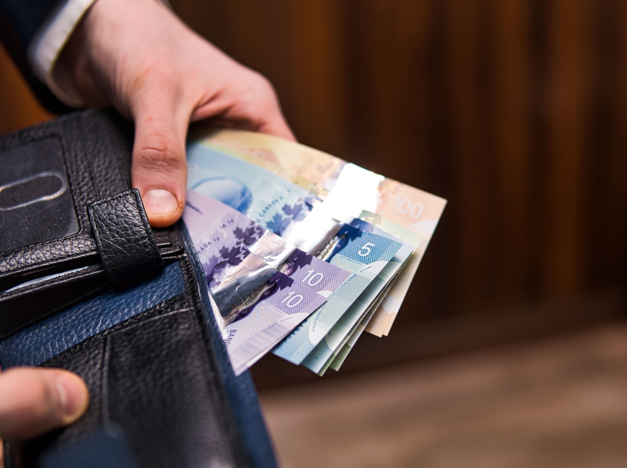 Payer comptant: ce n’est plus possible partout | Protégez-Vous.ca